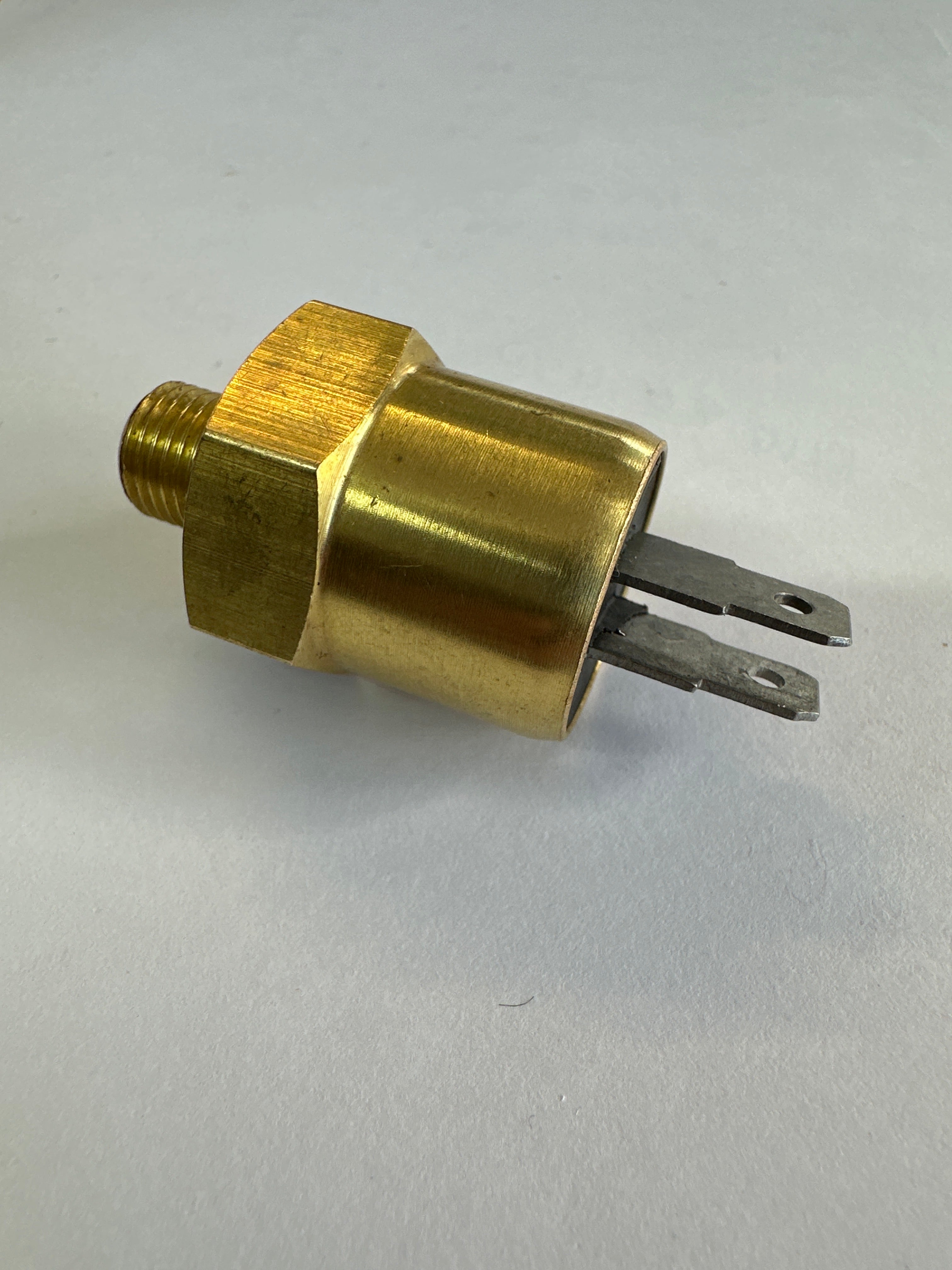 Temperature Switch 105C 2T 1/8" N/O [TSP105] – Robinson Instruments