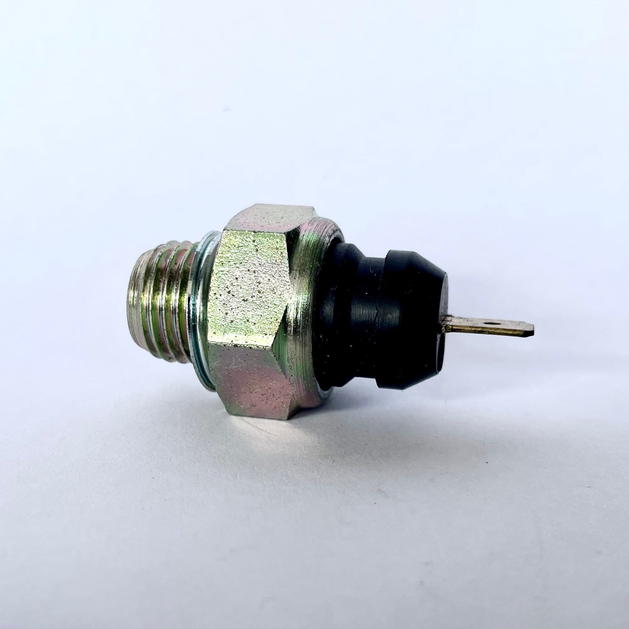 Pressure Switch 4PSI 1/8" BSPT 12/24V [VDO] [230 087] – Robinson ...