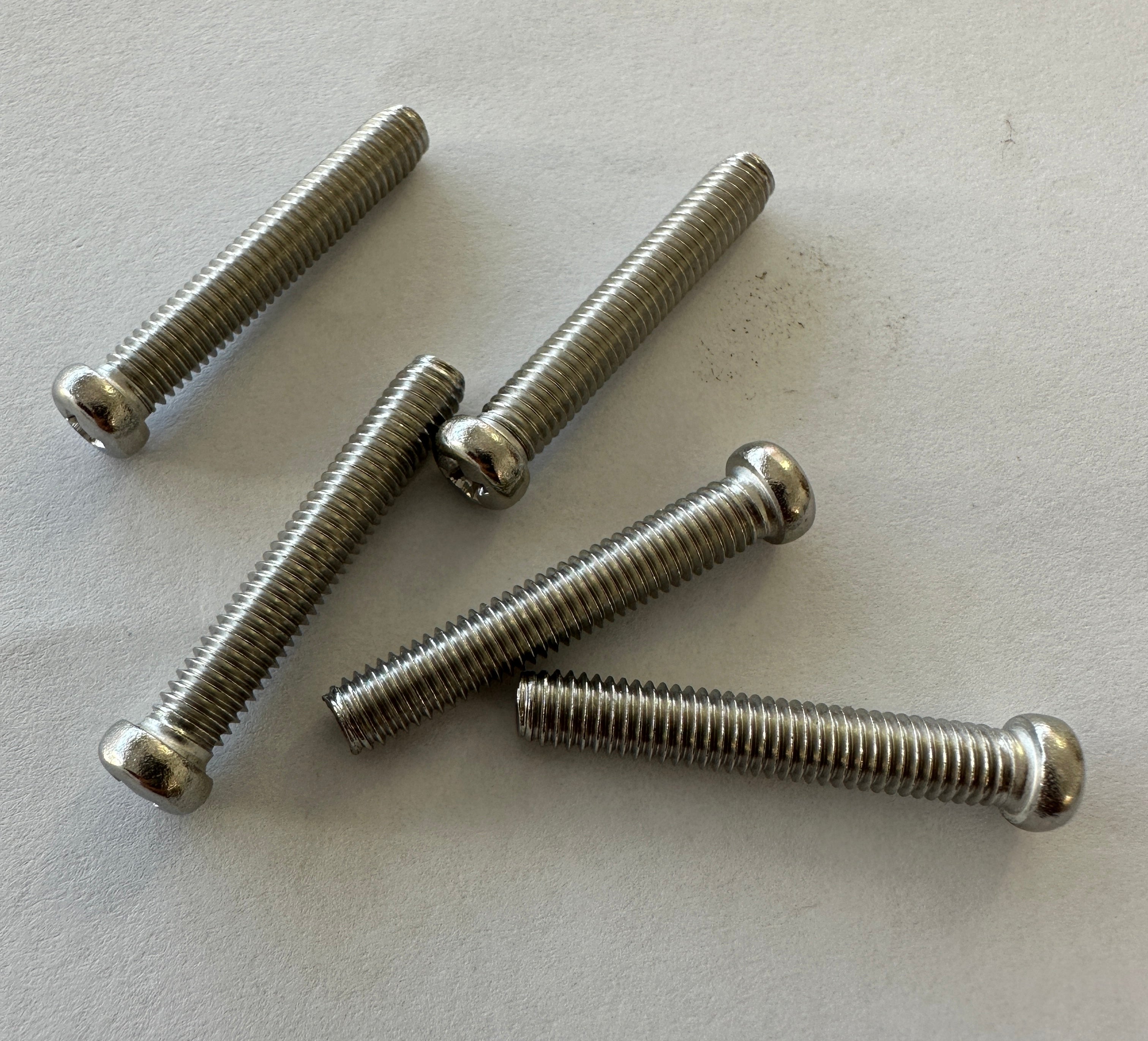 022135 Screw KUS pack of 5 [KUS] [SCREW-KUS] – Robinson Instruments
